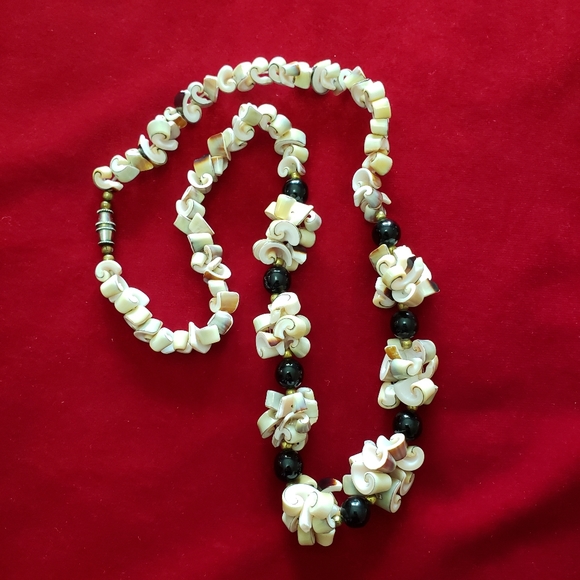 Jewelry | Vintage Strombus Shell Chip Necklace Tropical Island Shells ...